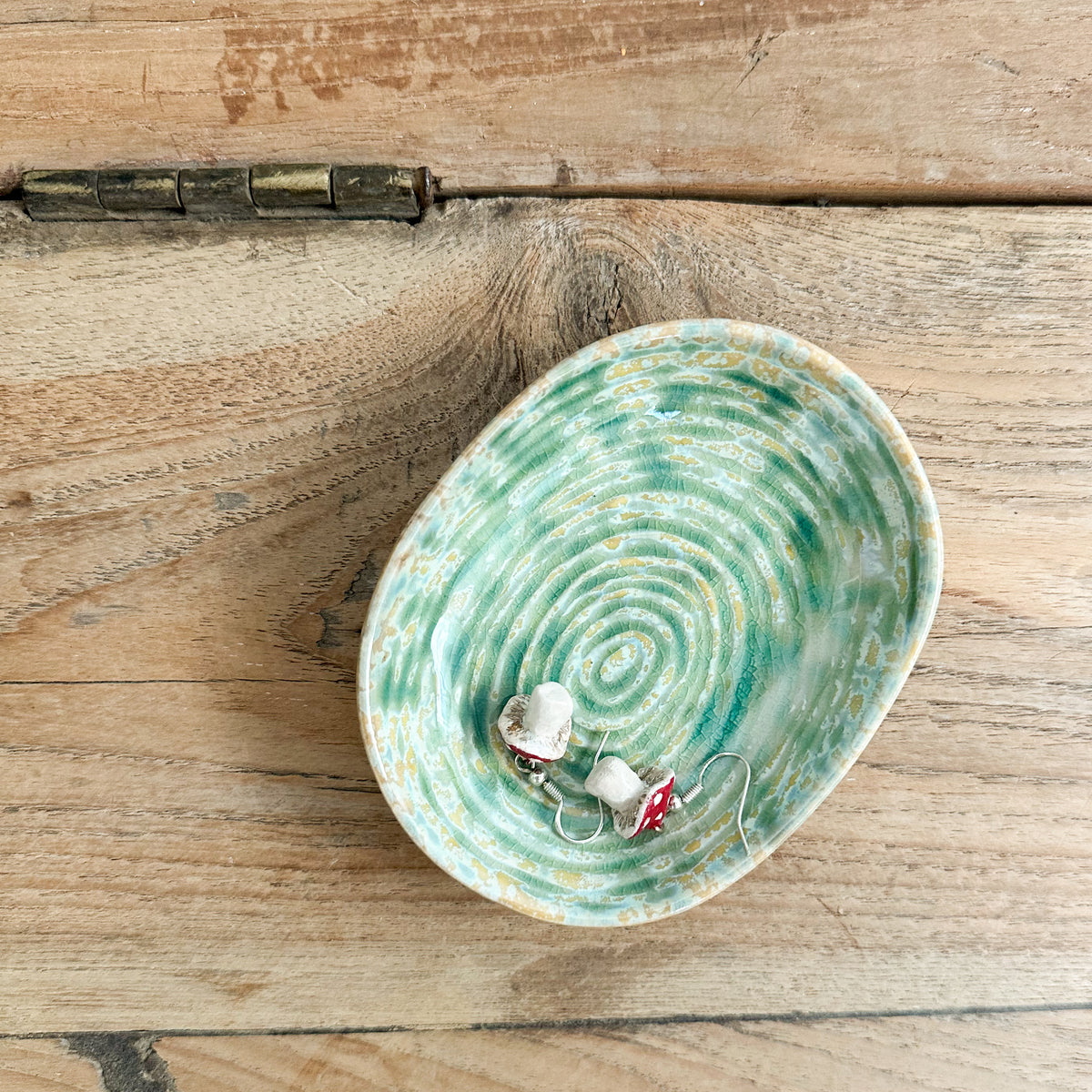 Riverstone Oval Plate – Purple Rose & Co
